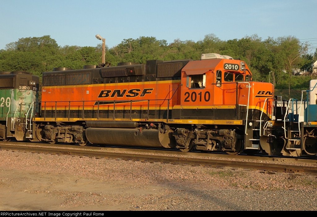 BNSF 2010, GP38-2 NRE rebuild from GP40, at Gibson Yard